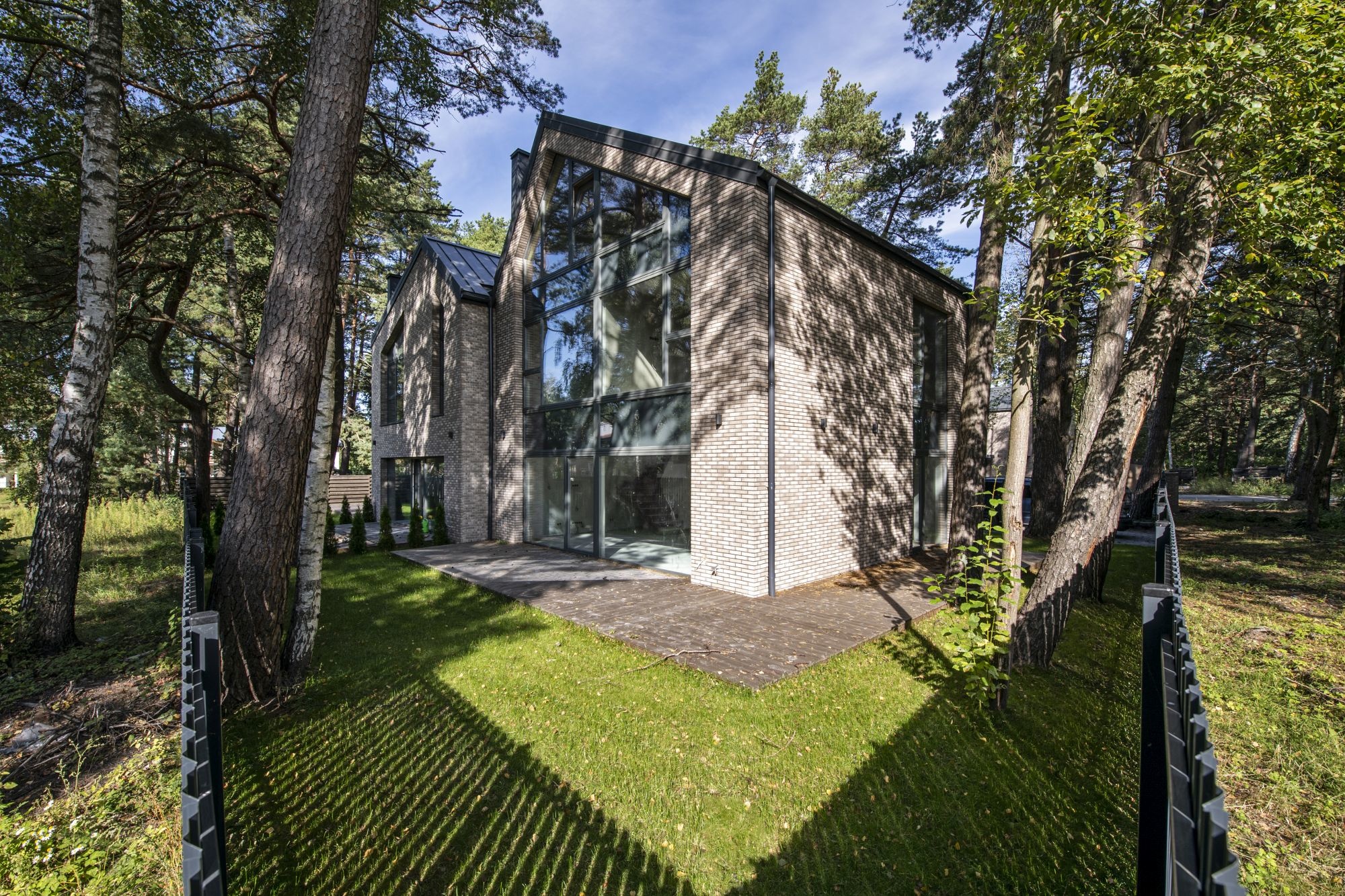 Wohngruppe, Giruliai, Litauen - Feldhaus